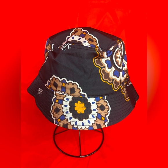 Kith | Accessories | Kith Script Bucket Hatink | Poshmark